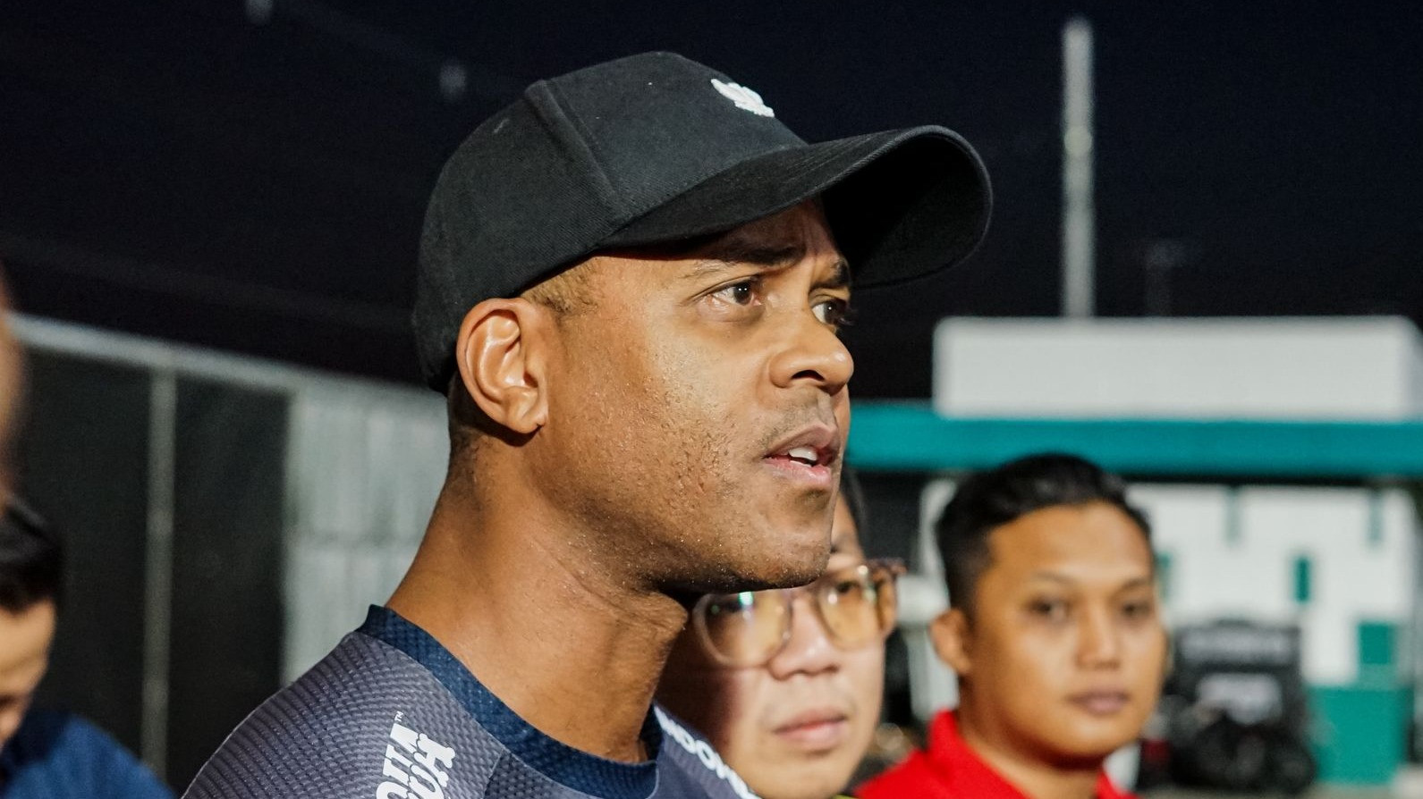 Patrick Kluivert Penuh Senyum, Erick Thohir Umumkan Adrian Wibowo ...